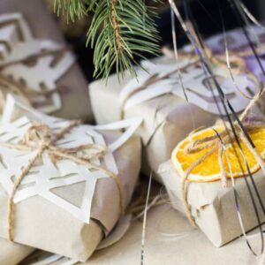 16 Easy Present Wrapping Ideas To Transform Brown Paper Into Wow-worthy ...