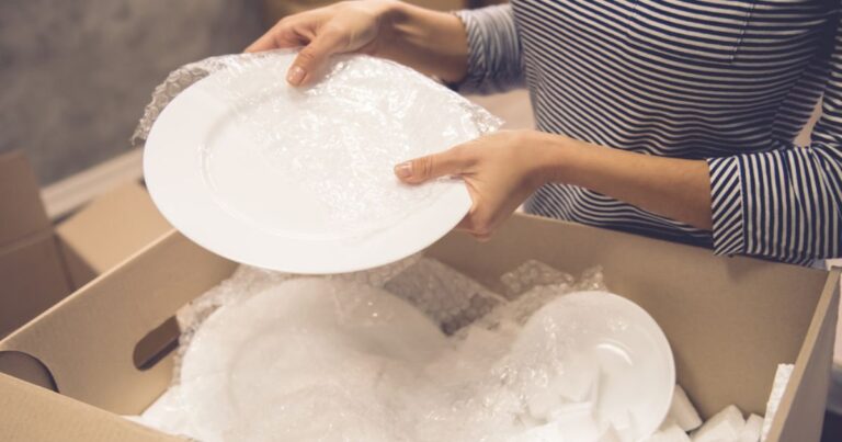 How To Pack Plates For Moving [6 Easy Steps]