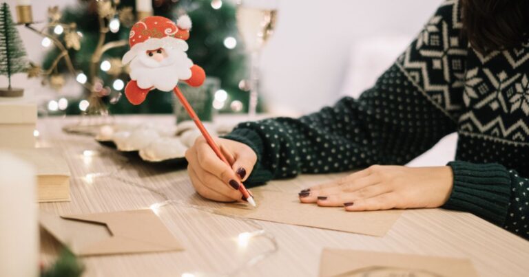 What To Write In A Christmas Card - 75 Festive Greetings To Use