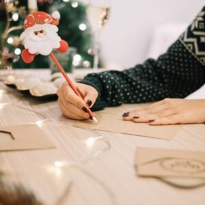 What To Write In A Christmas Card - 75 Festive Greetings To Use